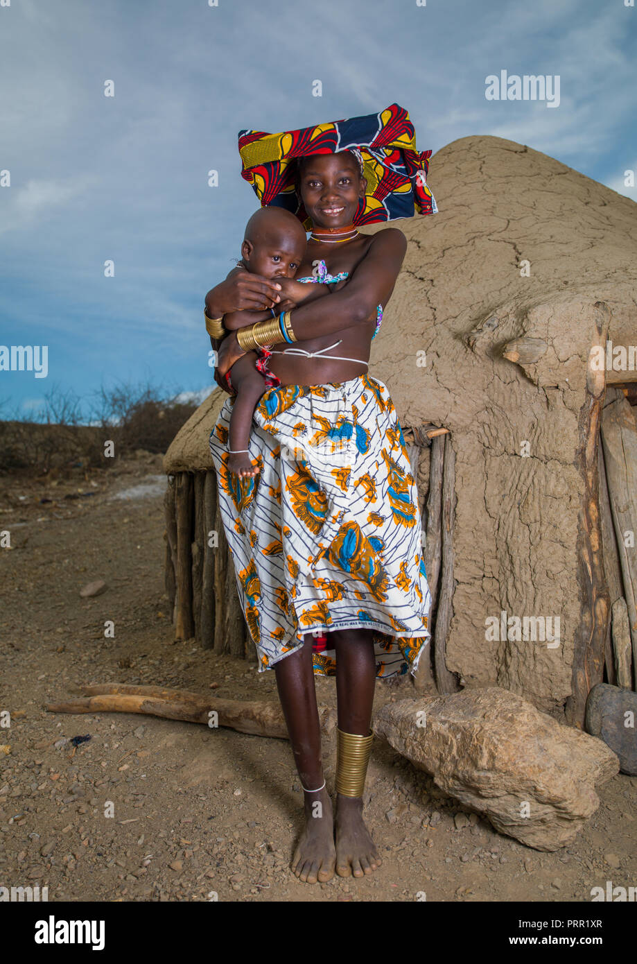 Mucubal tribe woman with her child, Namibe Province, Virei, Angola ...