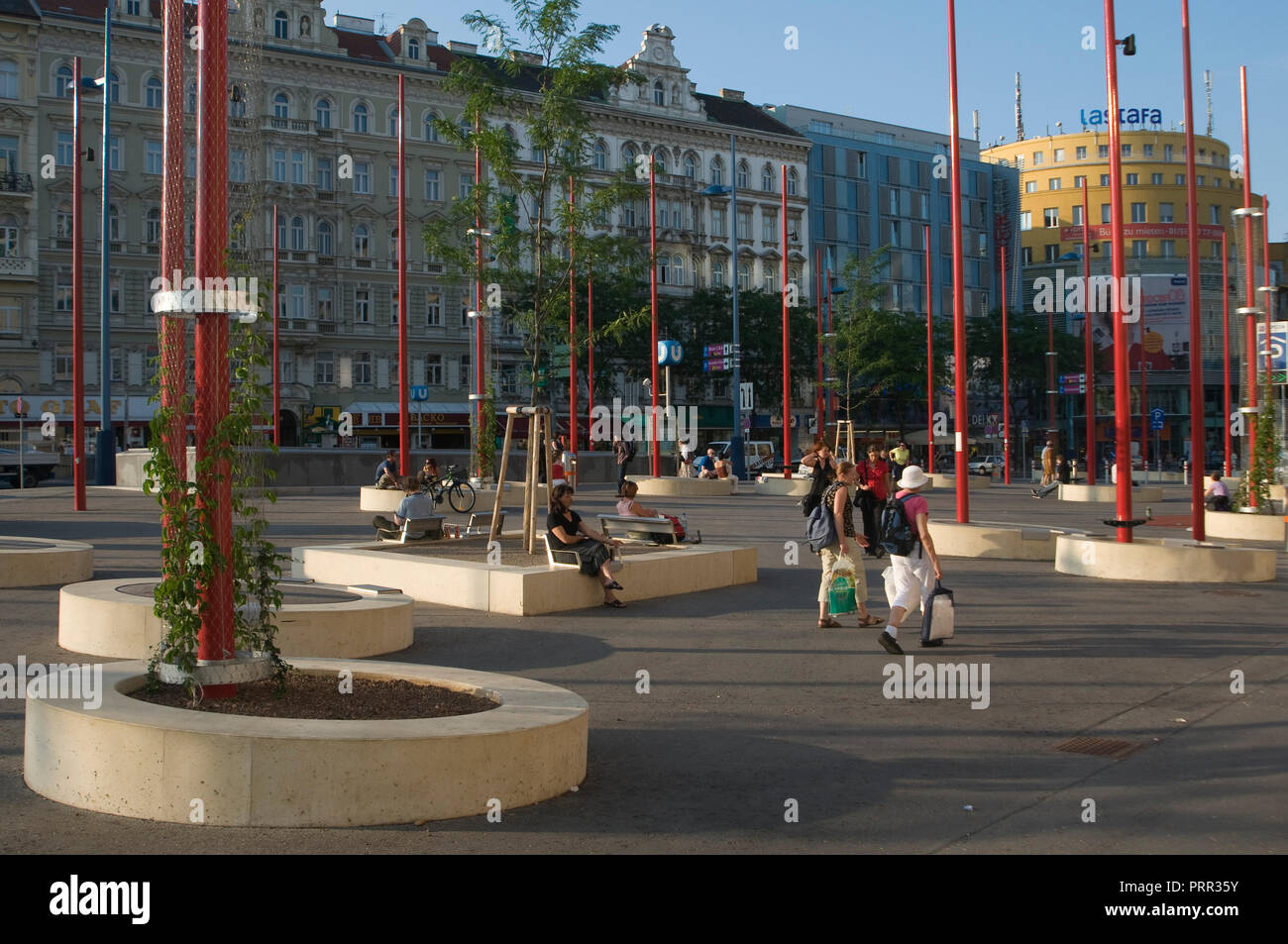 Wien, Mariahilfer Platzl, Christian-Broda-Platz Stock Photo - Alamy