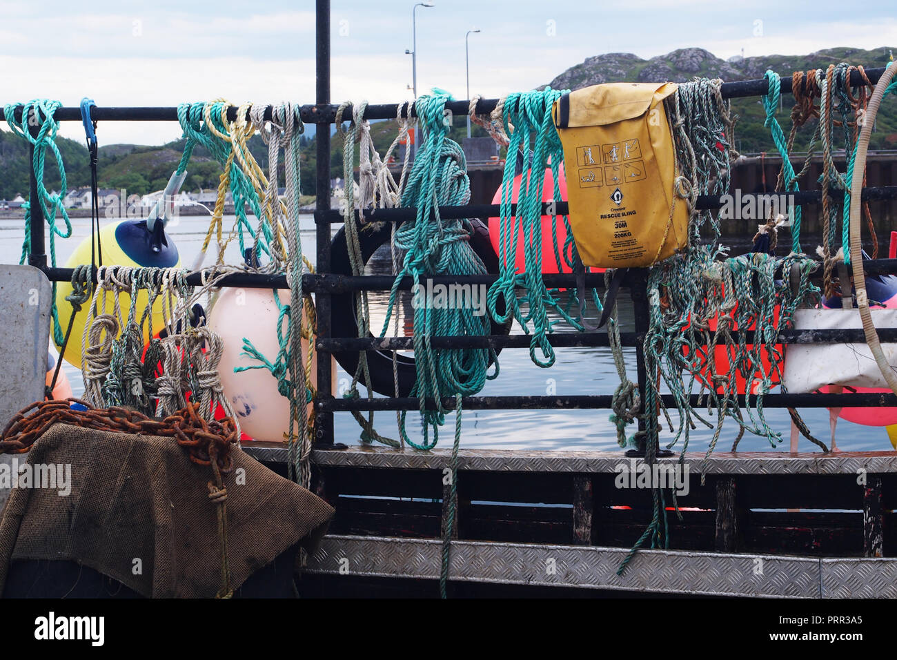 Tied knots hi-res stock photography and images - Alamy