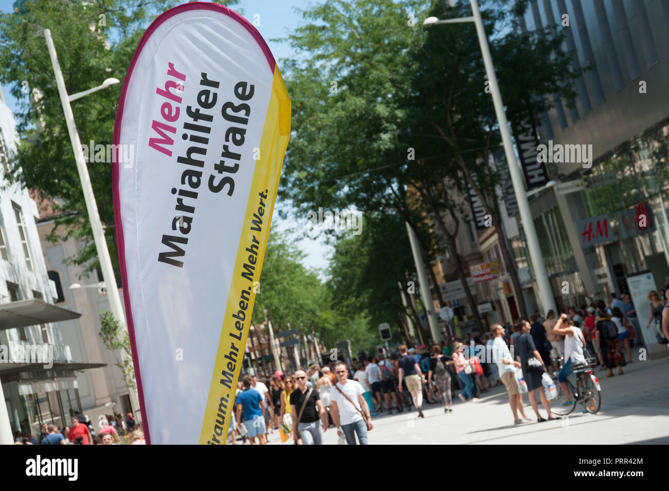 Wien fussgangerzone hi-res stock photography and images - Alamy