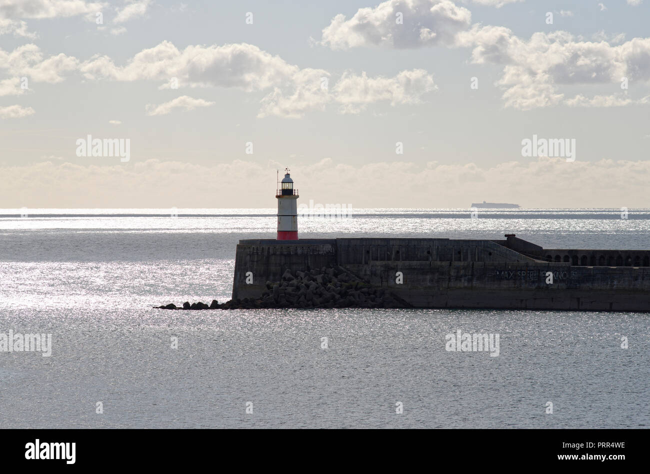 Newhaven harbour lighthouse hi-res stock photography and images - Alamy