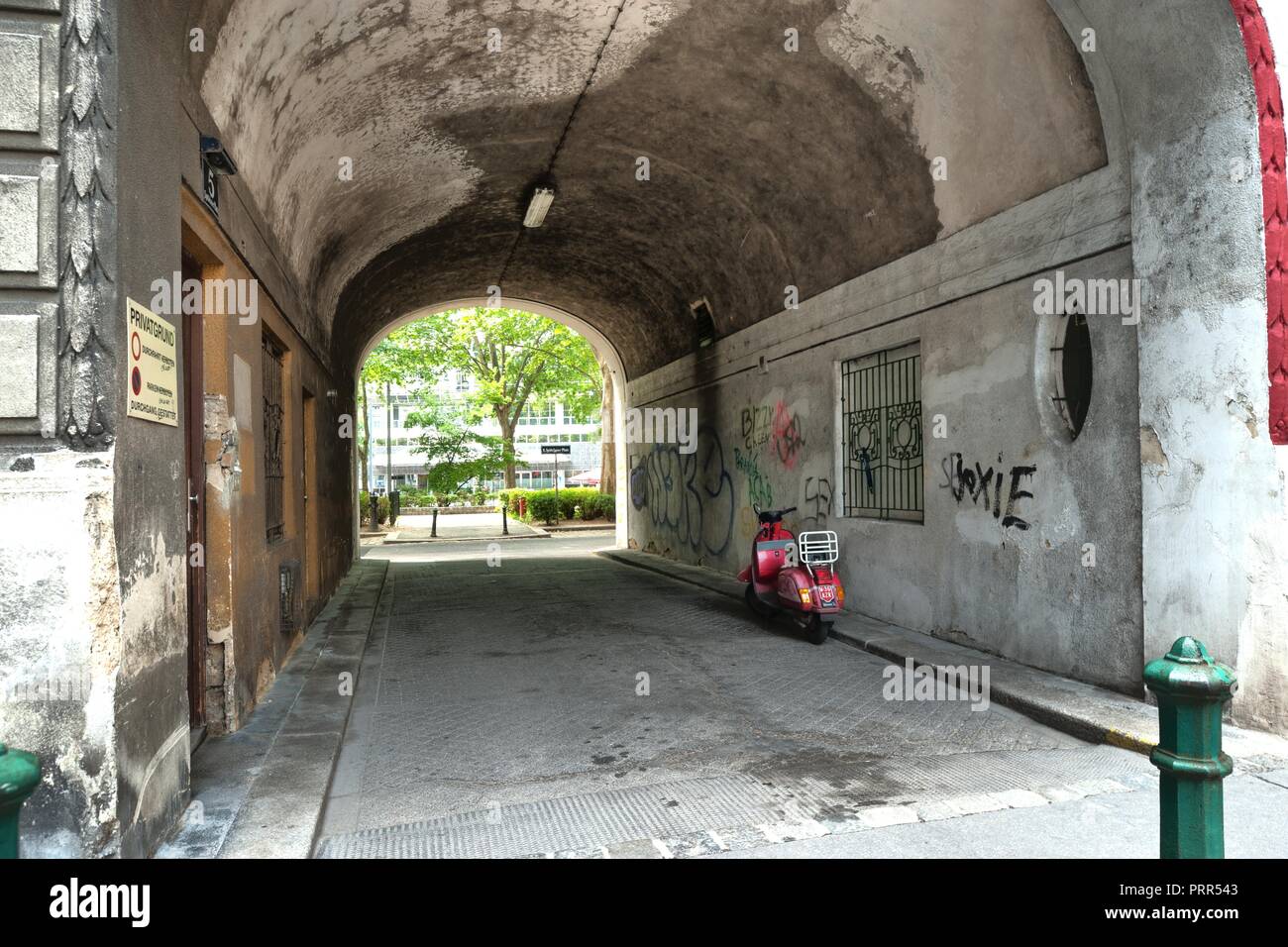 Durchfahrt hi-res stock photography and images - Alamy