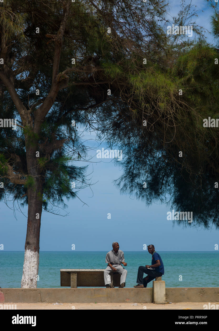 Seaside chat hi-res stock photography and images - Alamy