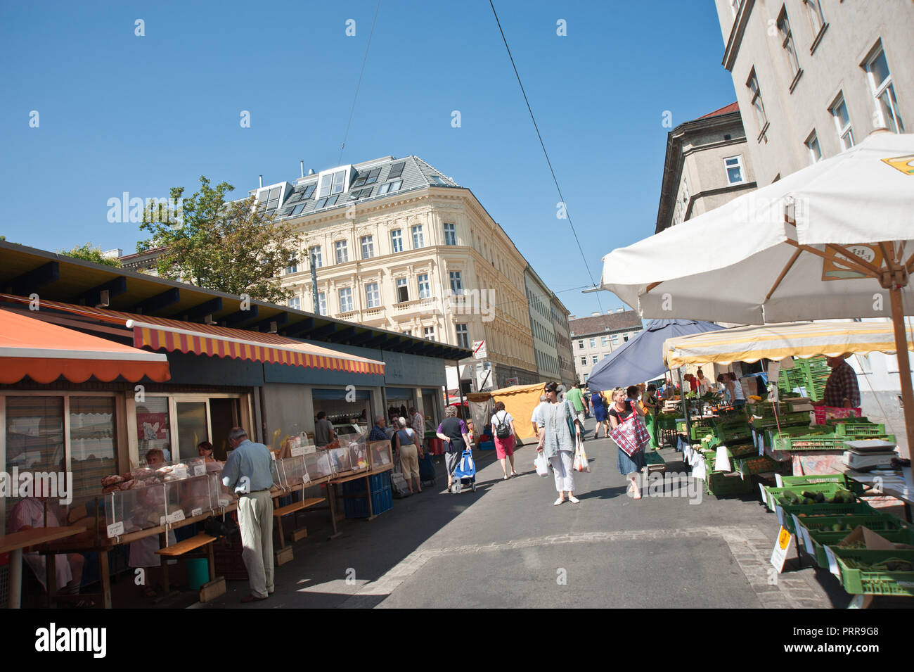 Wien, Brunnenmarkt, Yppenplatz Stock Photo - Alamy