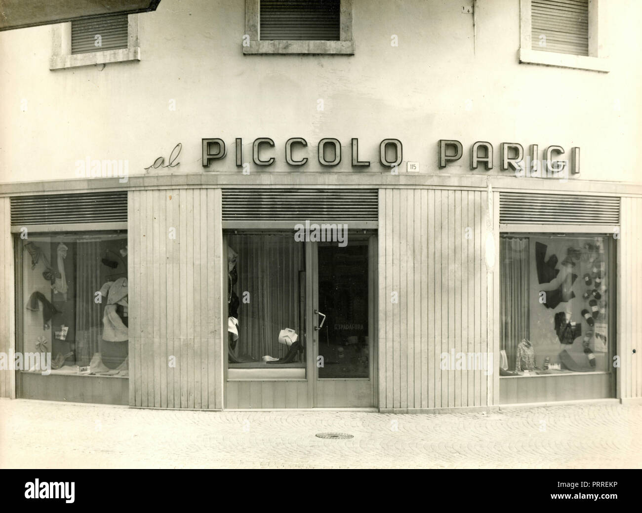 1960s shop windows hi-res stock photography and images - Alamy