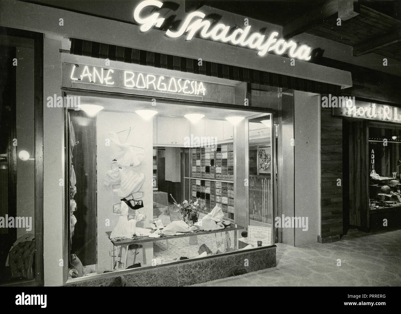 1960s shop windows hi-res stock photography and images - Alamy