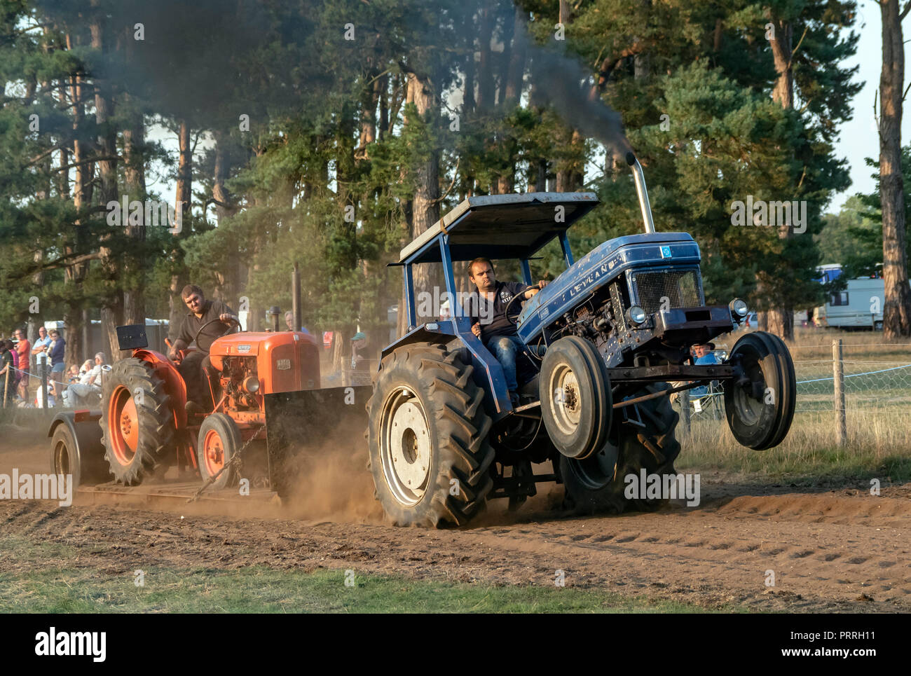 Tractor Pulling at Yorkshire Traction Engine Rally at Scrampston ...