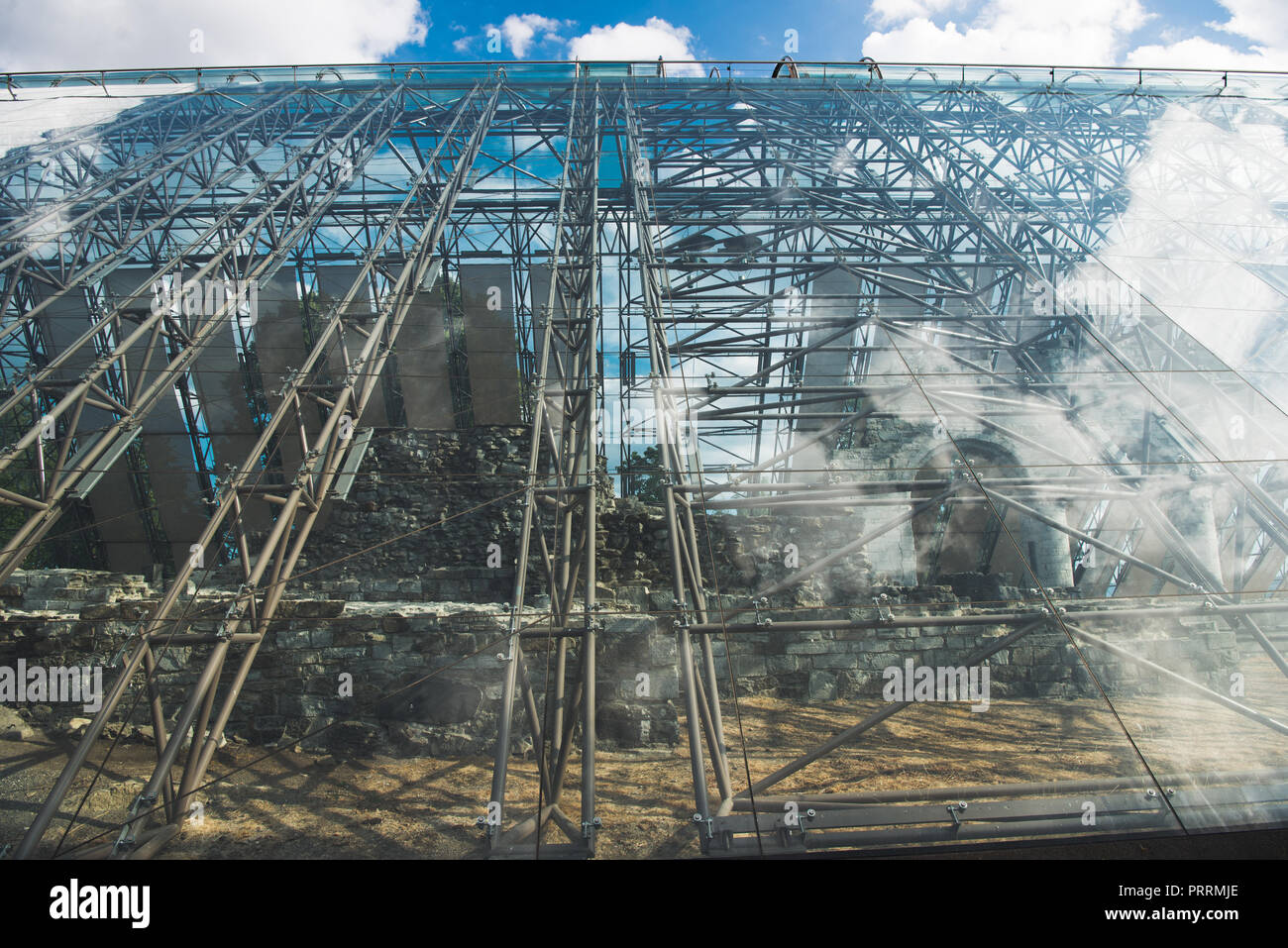 Inside glass building hi-res stock photography and images - Alamy