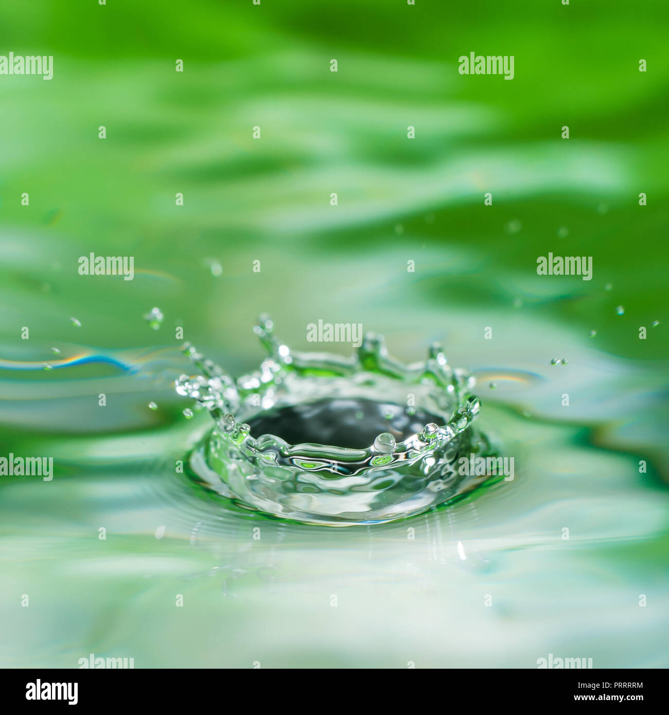 Drop bouncing on the water hi-res stock photography and images - Alamy
