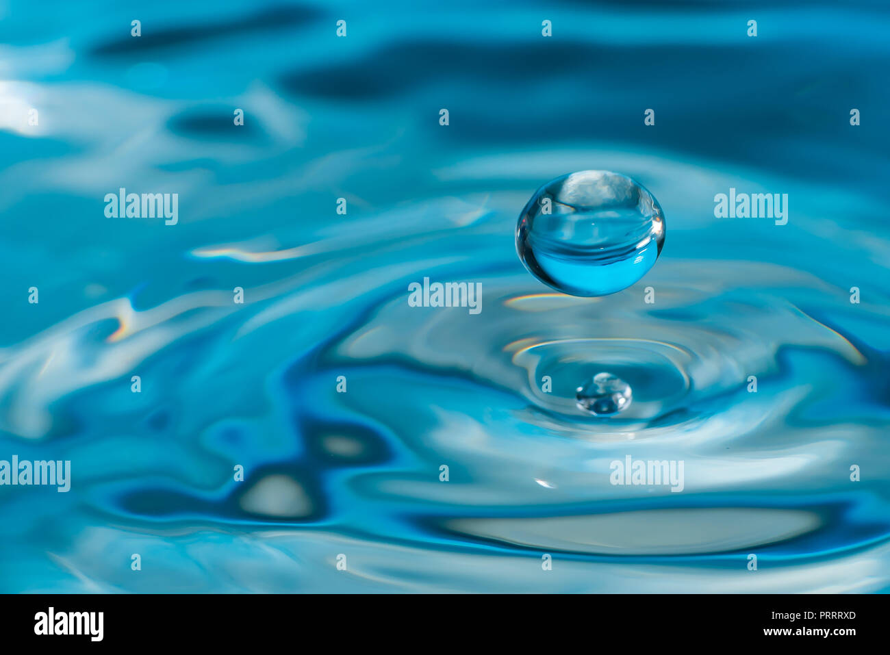 Water Drop Bouncing Stock Photos & Water Drop Bouncing Stock Images - Alamy