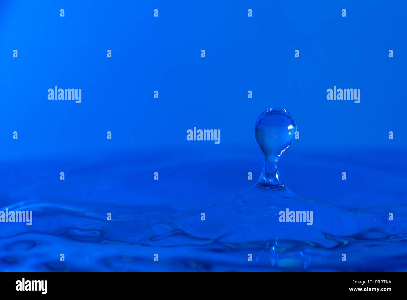Water Drop Bouncing Stock Photos & Water Drop Bouncing Stock Images - Alamy