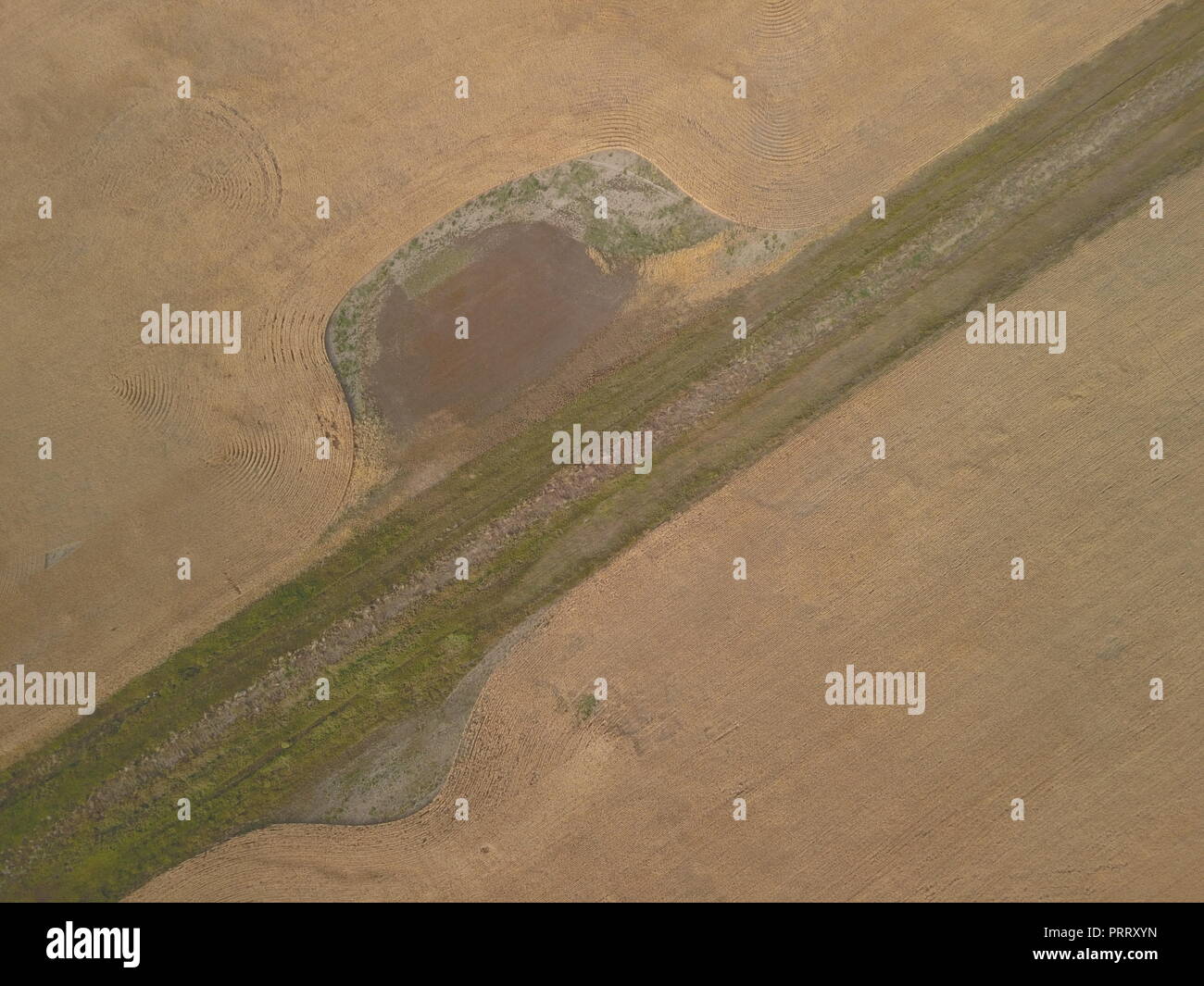 Saskatchewan wheat fields aerial hi-res stock photography and images ...