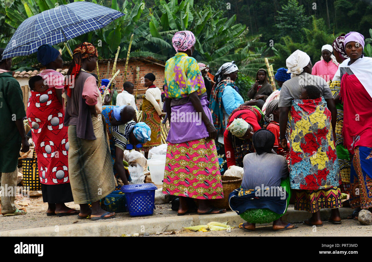 A colorful weekly market in rural western Rwanda Stock Photo - Alamy
