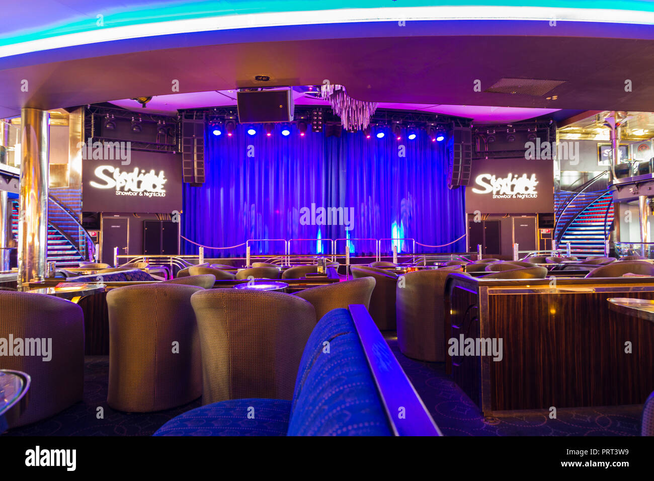 Two floors bar hi-res stock photography and images - Alamy