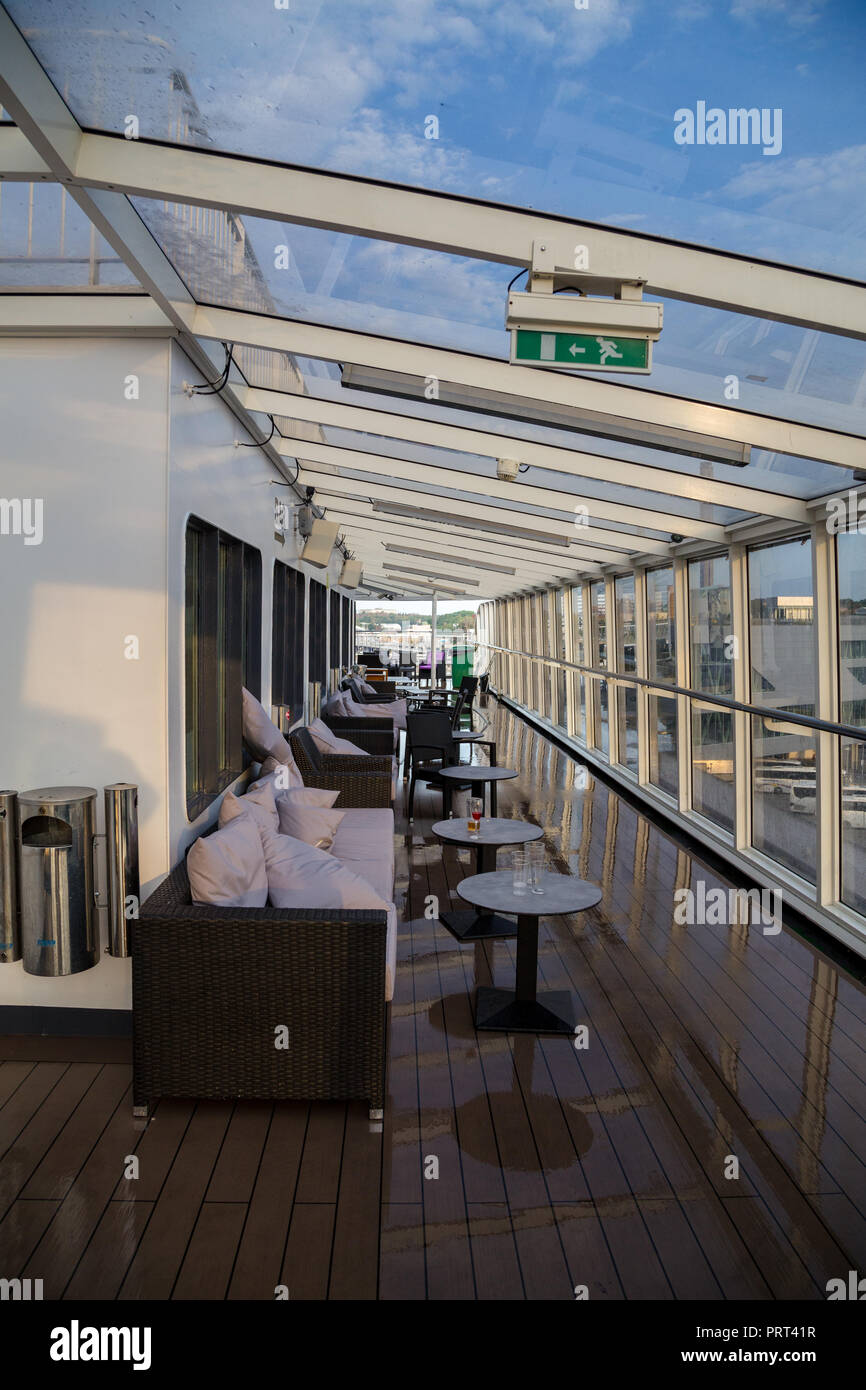 Messy deck vessel hi-res stock photography and images - Alamy