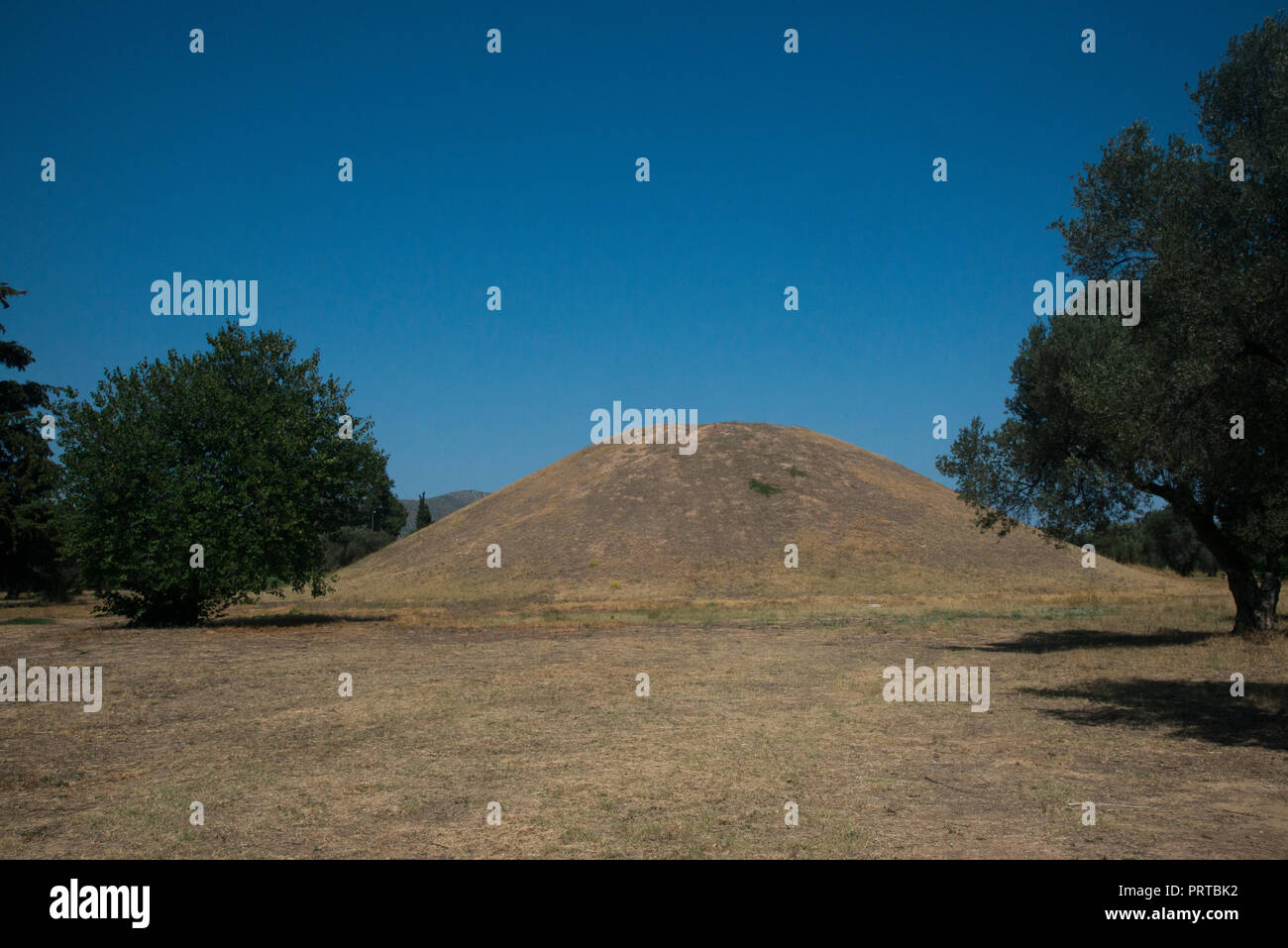 Battle of marathon mound hi-res stock photography and images - Alamy