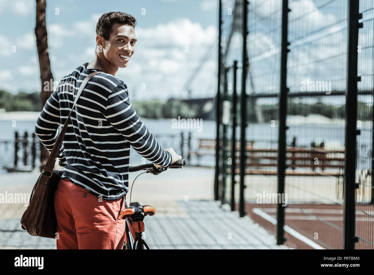 Transport lifestyle activity guy hi-res stock photography and images ...