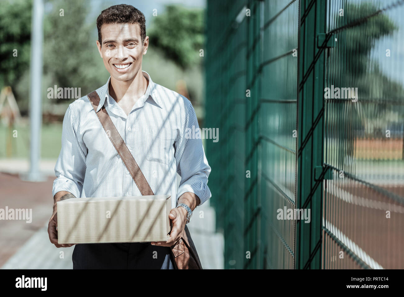Supplying delivery hi-res stock photography and images - Alamy