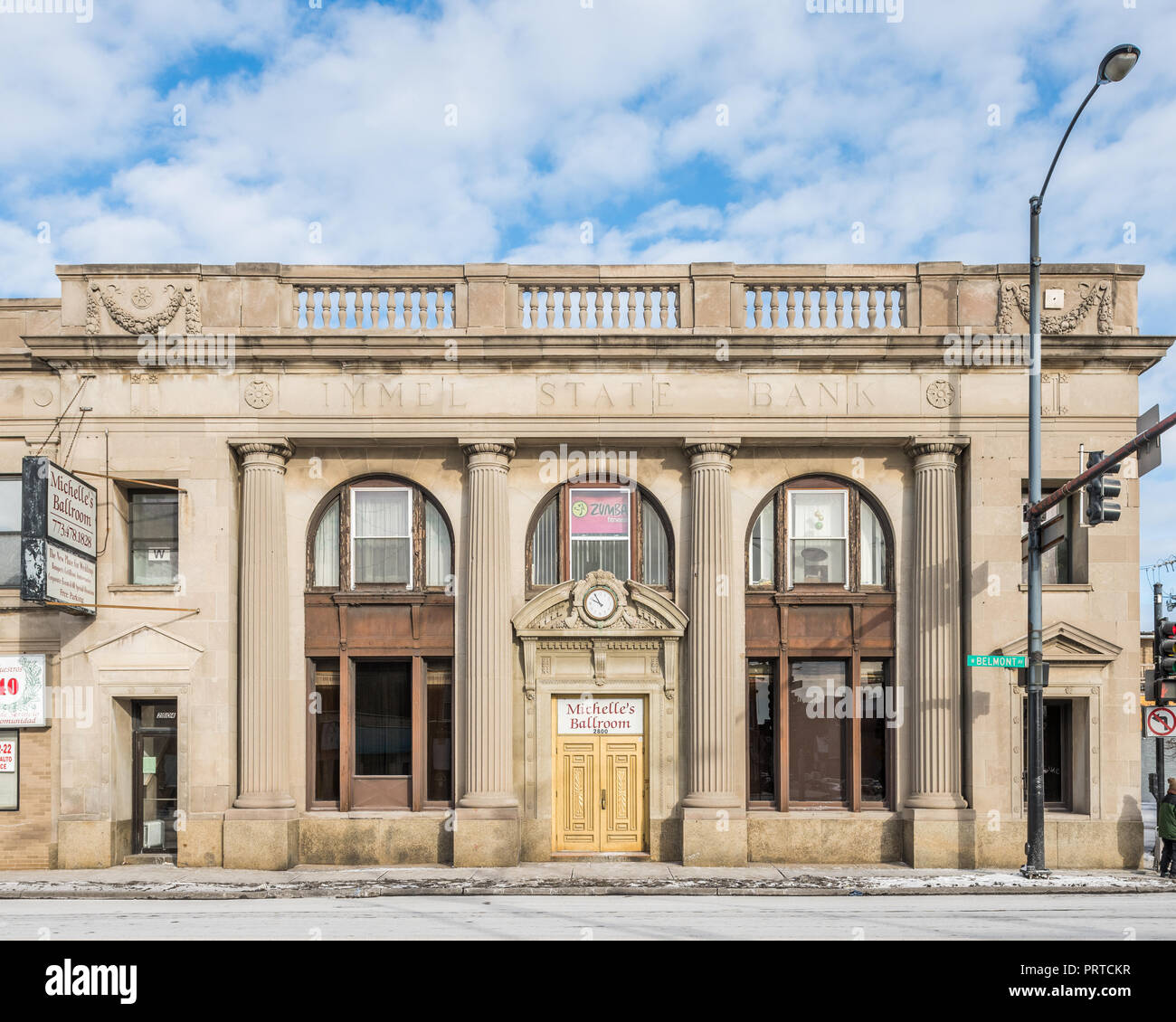 Bank exterior traditional bank office building hi-res stock photography ...
