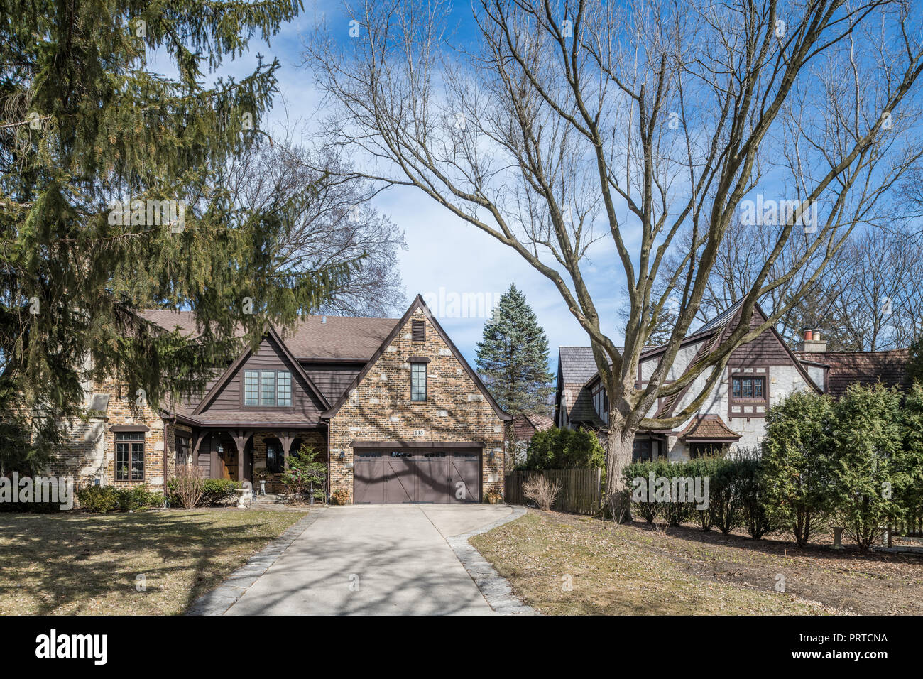 Residential building Mount Prospect Stock Photo - Alamy