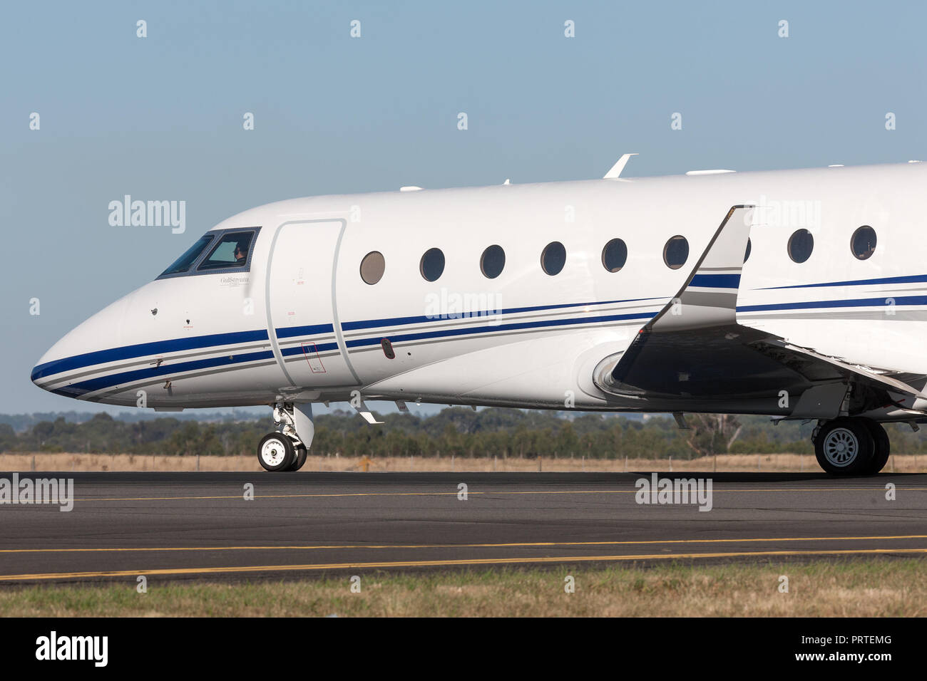 Gulfstream Aerospace G280 twin-engine luxury business jet aircraft ...
