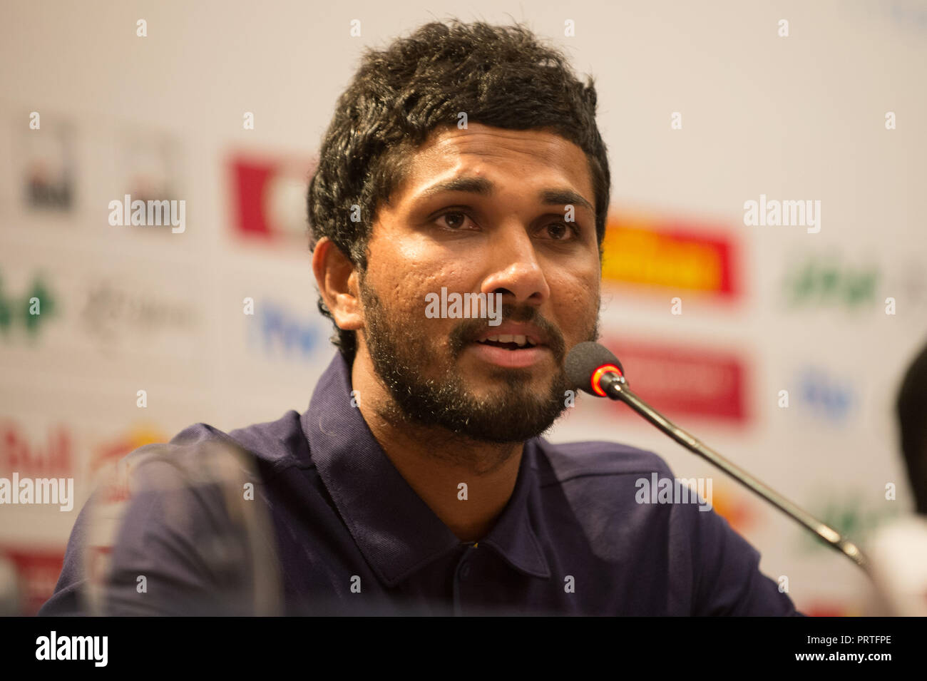 Colombo, Sri Lanka. 03rd Oct, 2018. Sri Lanka Captain Dinesh Chandimal speaks to the media ...