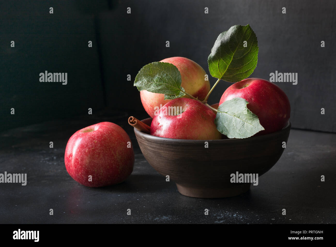 Gree vase hi-res stock photography and images - Alamy