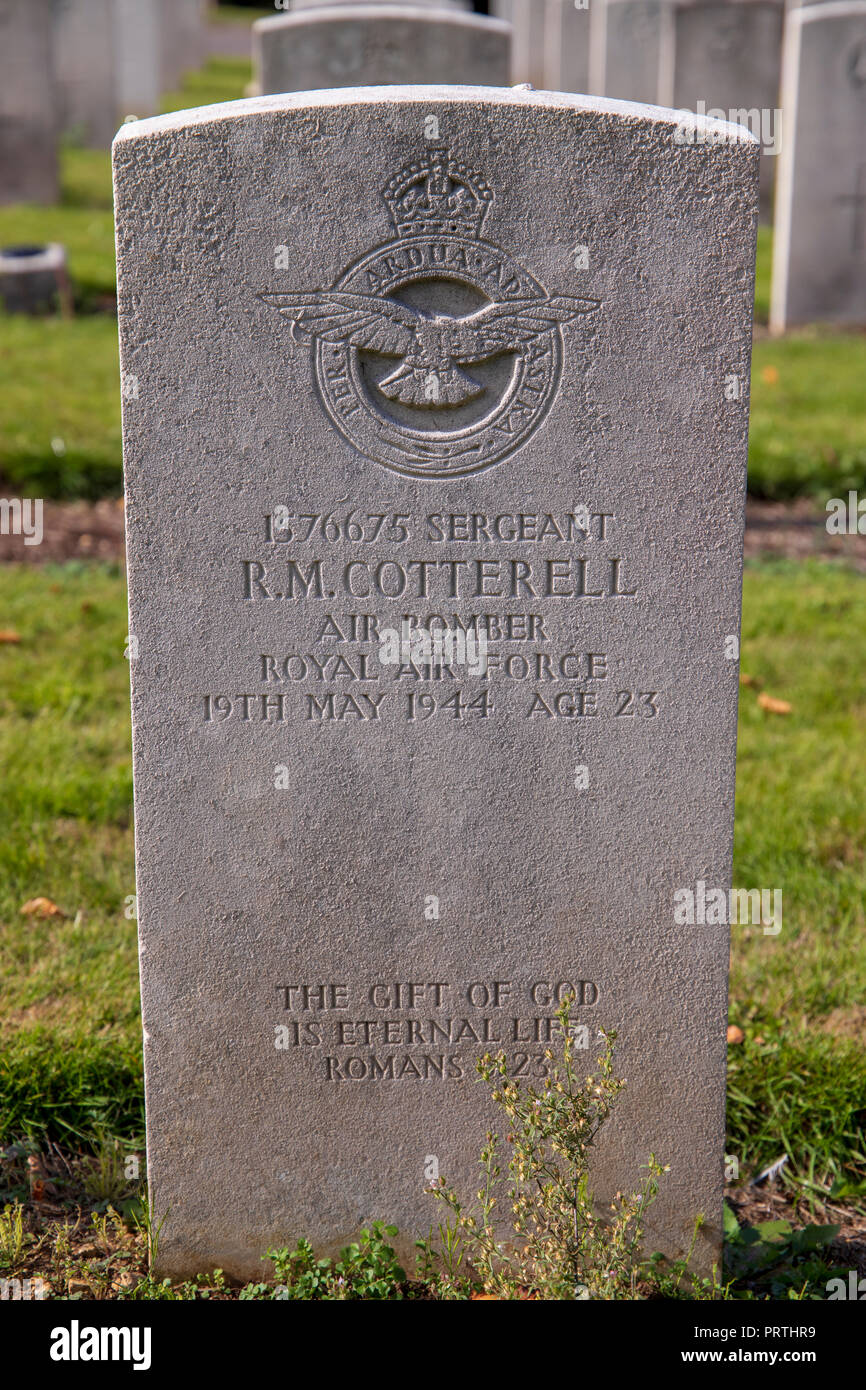 Commonwealth War Graves Commission Grave of Robert Max Cotterell of the ...