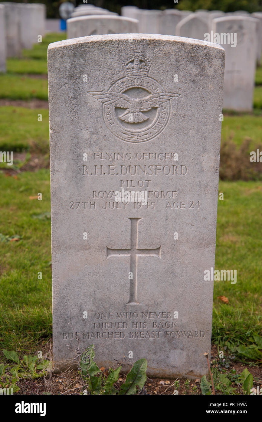 Commonwealth War Graves Commission Grave of Ronald Henry Edward ...
