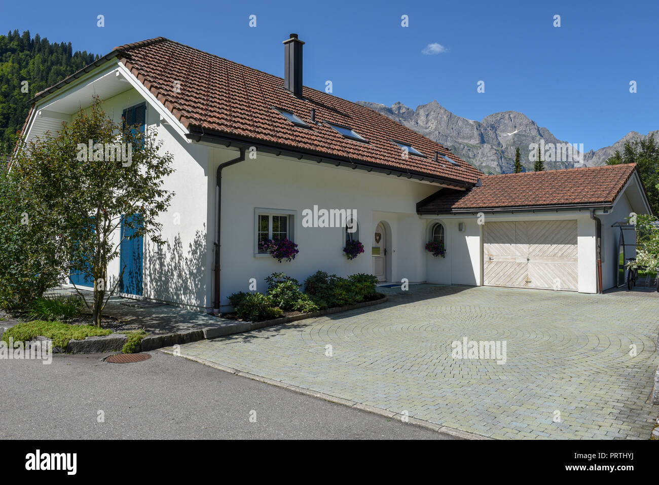 Modern house at Engelberg on the Swiss alps Stock Photo - Alamy