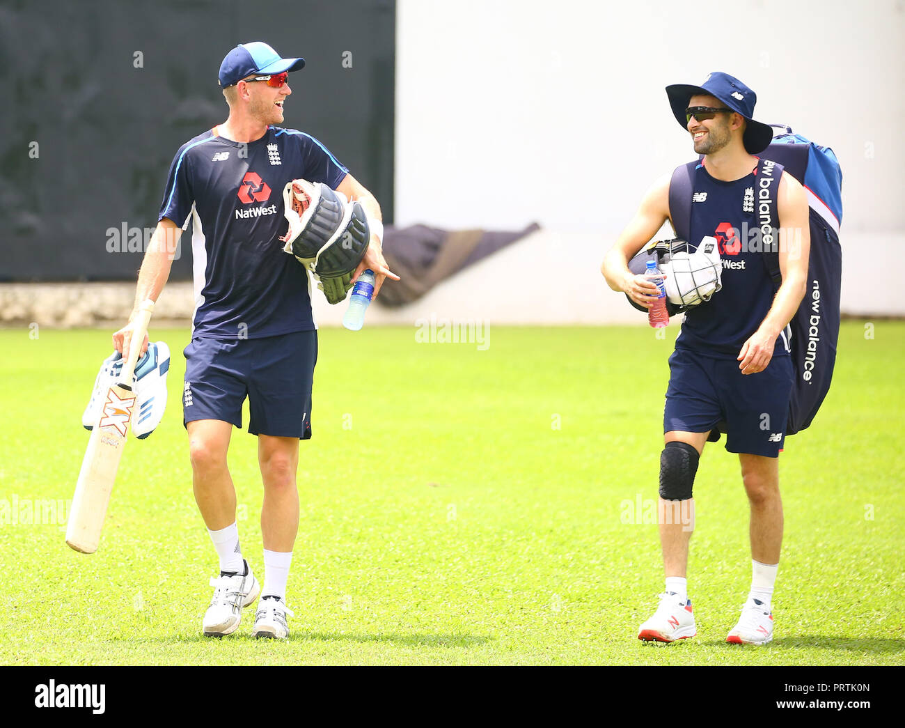 P sara oval hi-res stock photography and images - Alamy