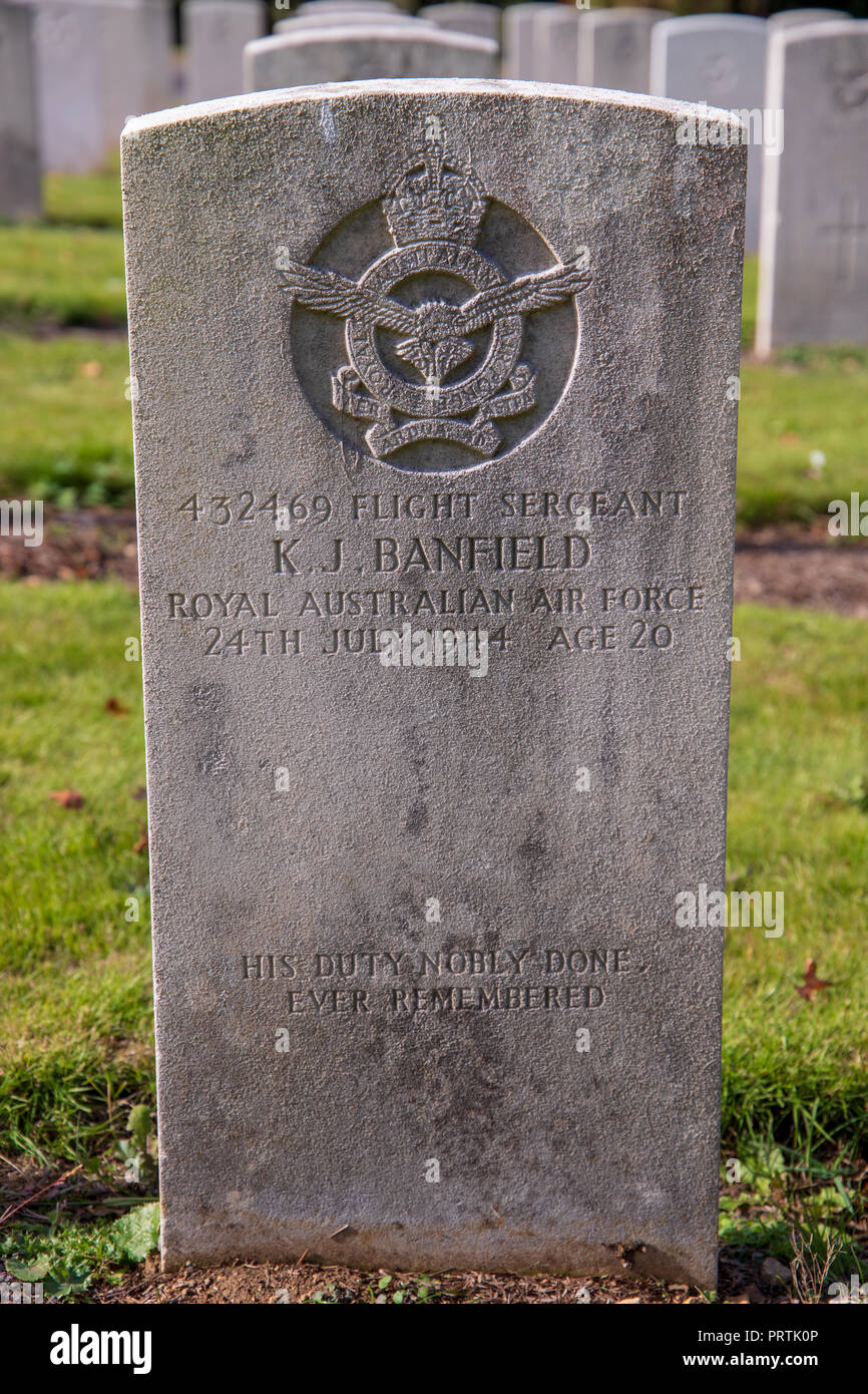 Commonwealth War Graves Commission Grave of Kenneth John Banfield of ...