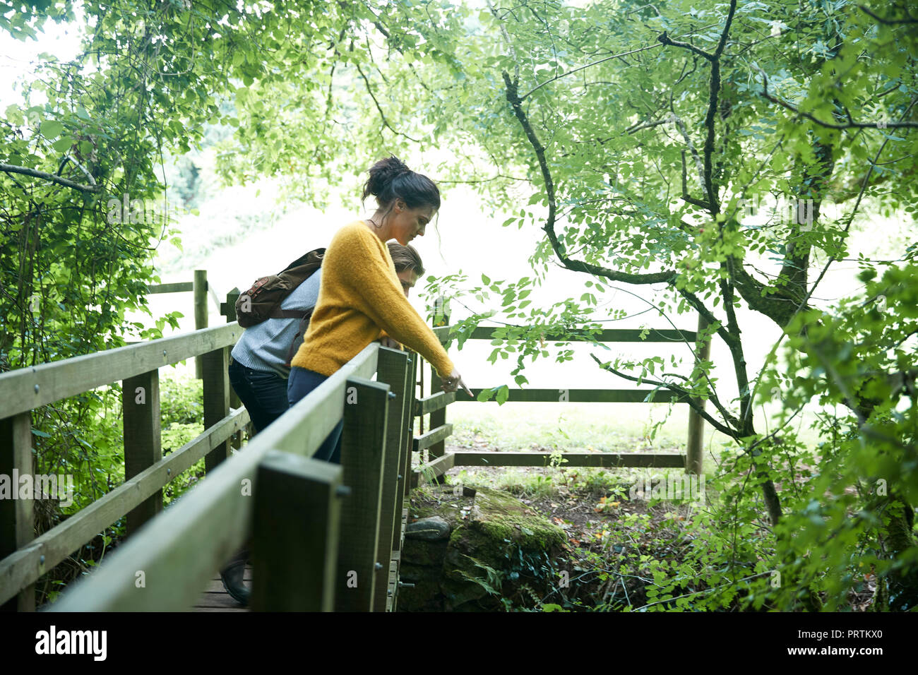 Female hair back looking down hi-res stock photography and images - Alamy