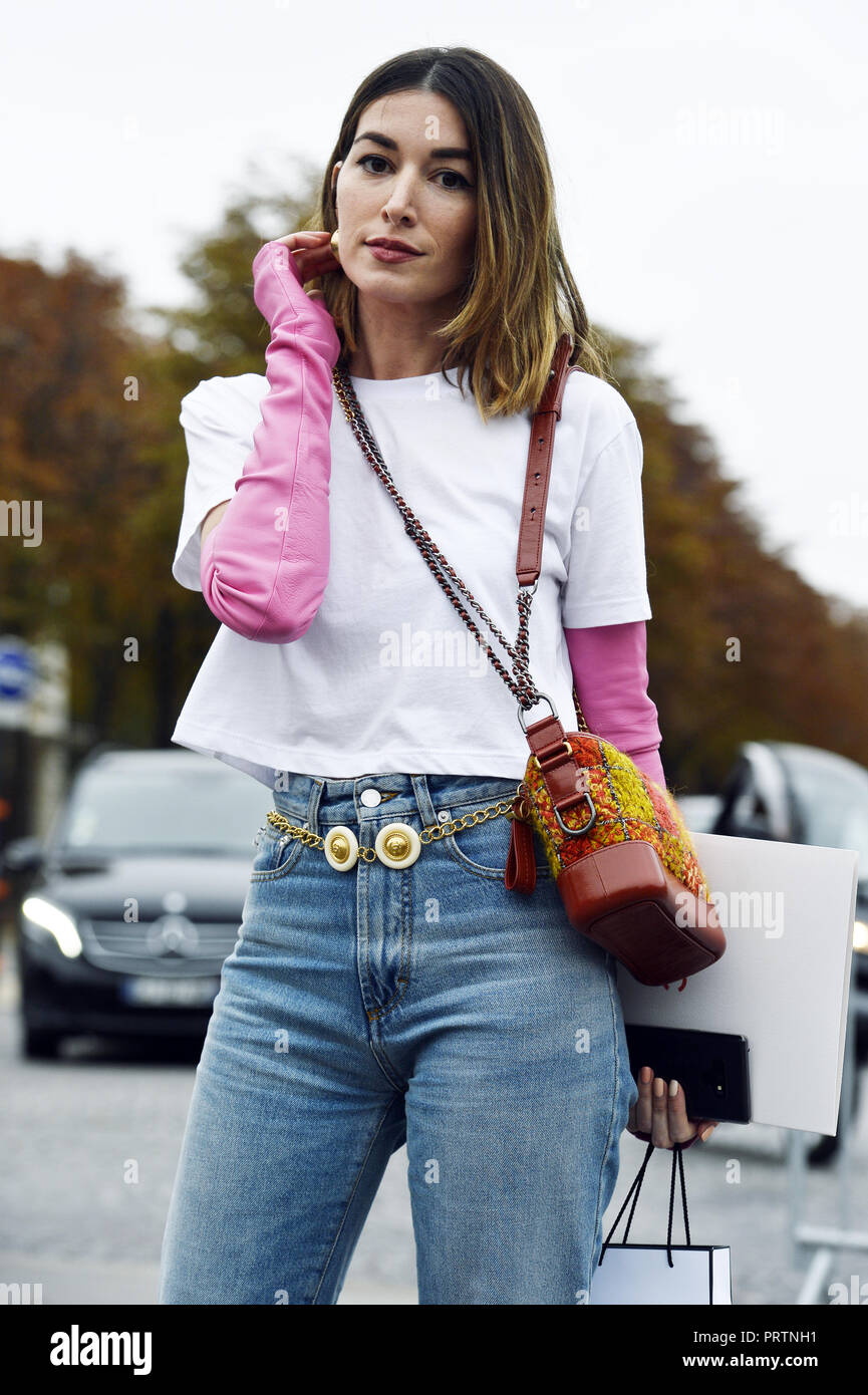 Carmen Hamilton - StreetStyle outside CHANEL - Paris Fashion Week RTW ...