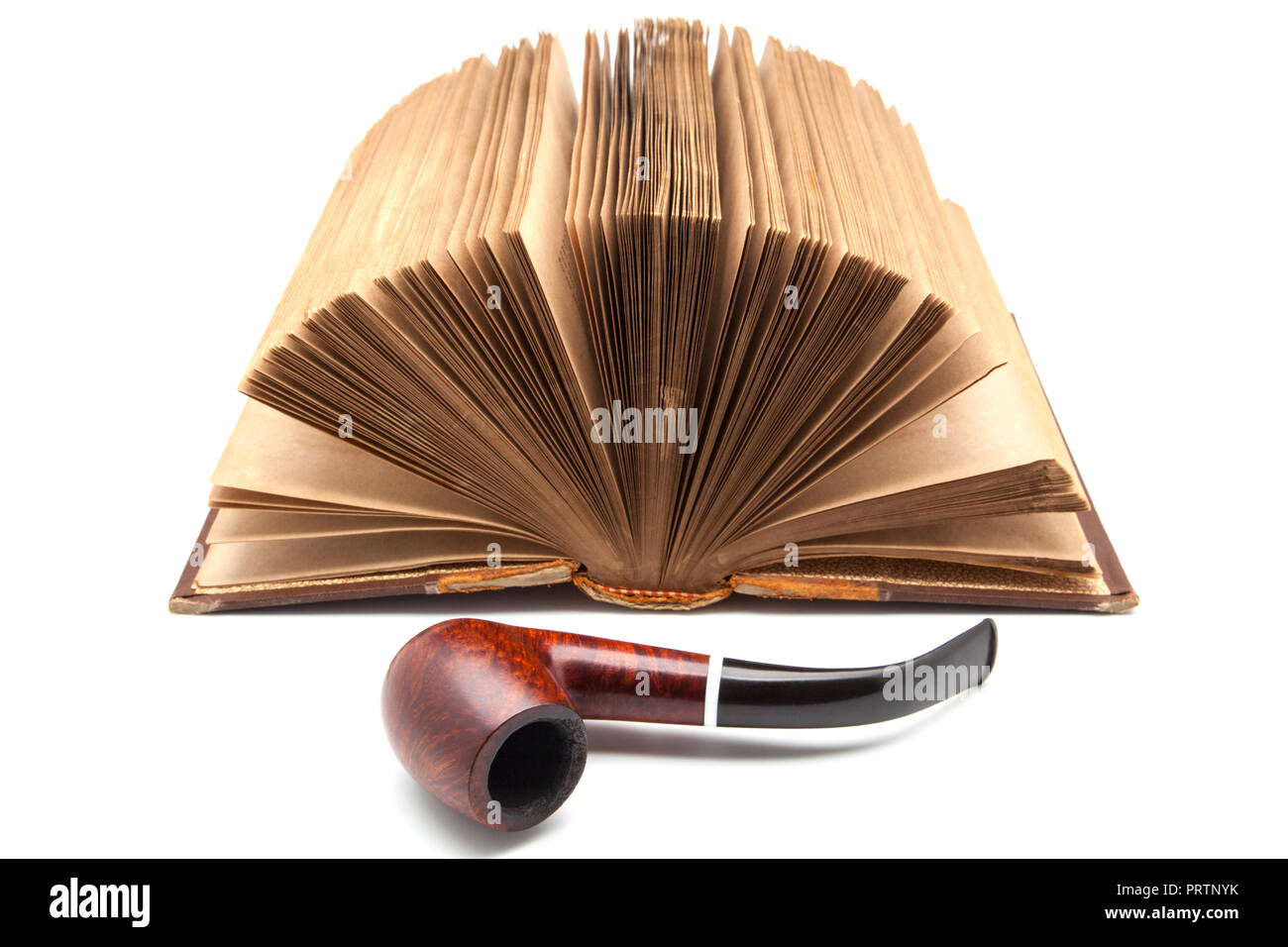 old book and tobacco pipe Stock Photo - Alamy