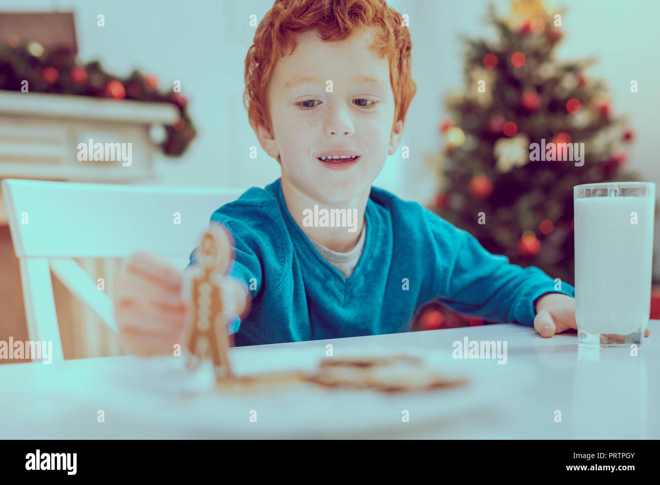 Kind boy hi-res stock photography and images - Alamy