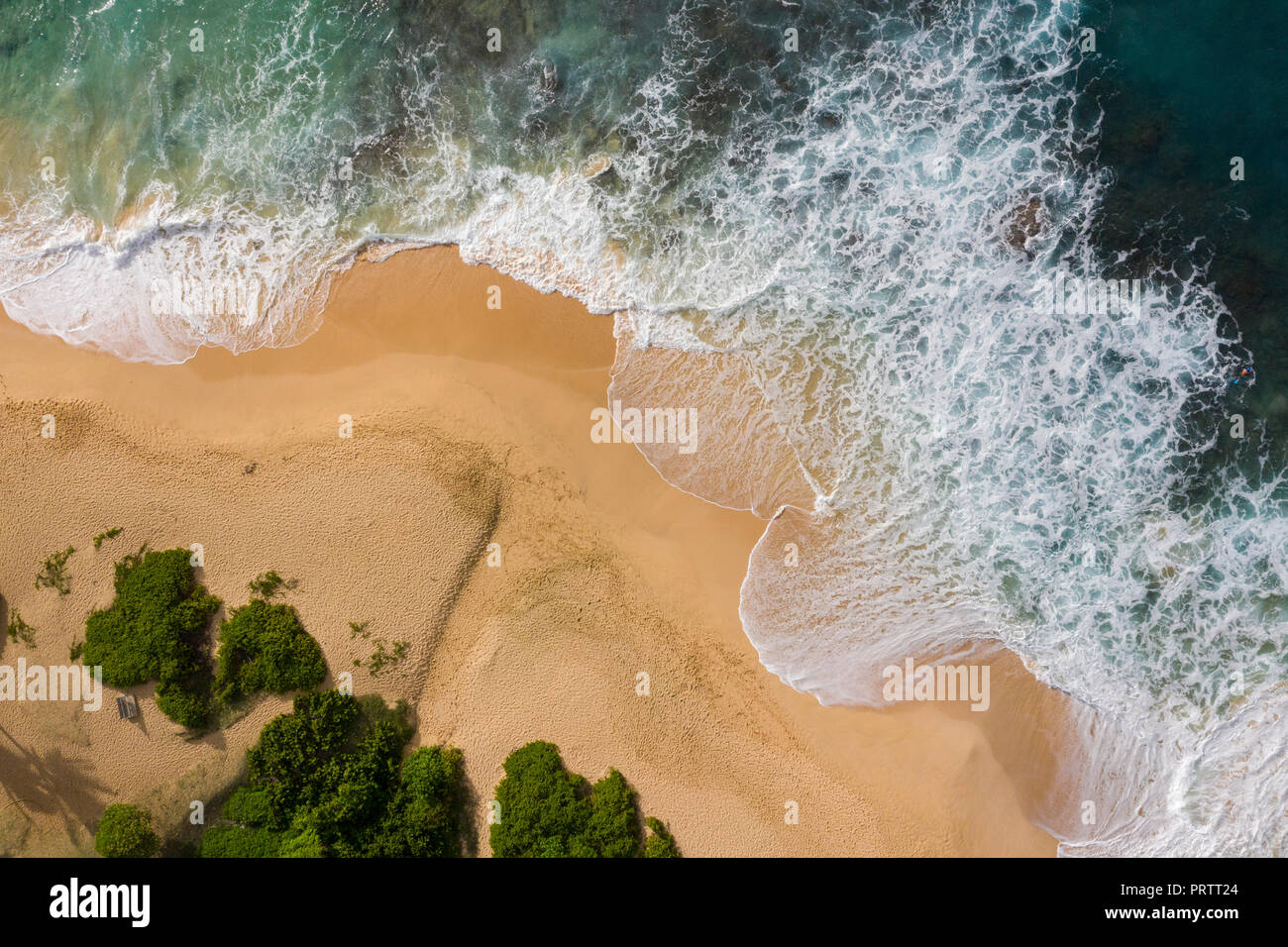 Overhead beach hi-res stock photography and images - Alamy