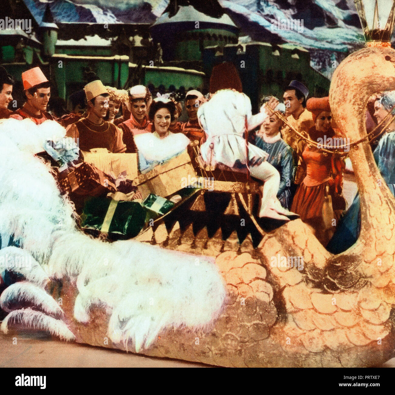 Snow white three stooges 1961 hi-res stock photography and images - Alamy