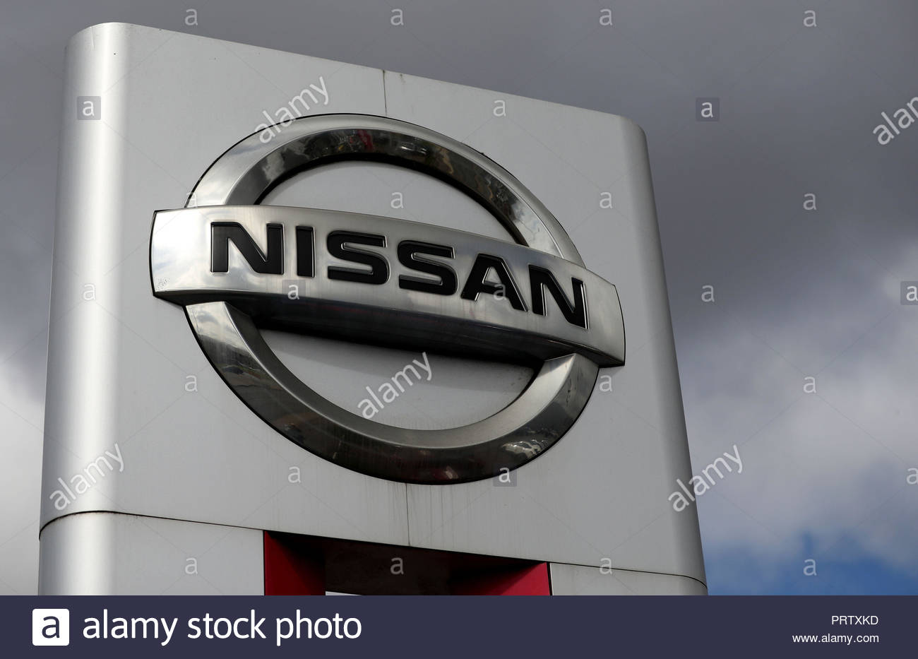 Nissan Sign Stock Photos & Nissan Sign Stock Images - Alamy