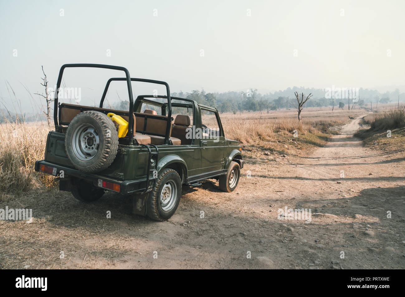 Car on the field hi-res stock photography and images - Alamy