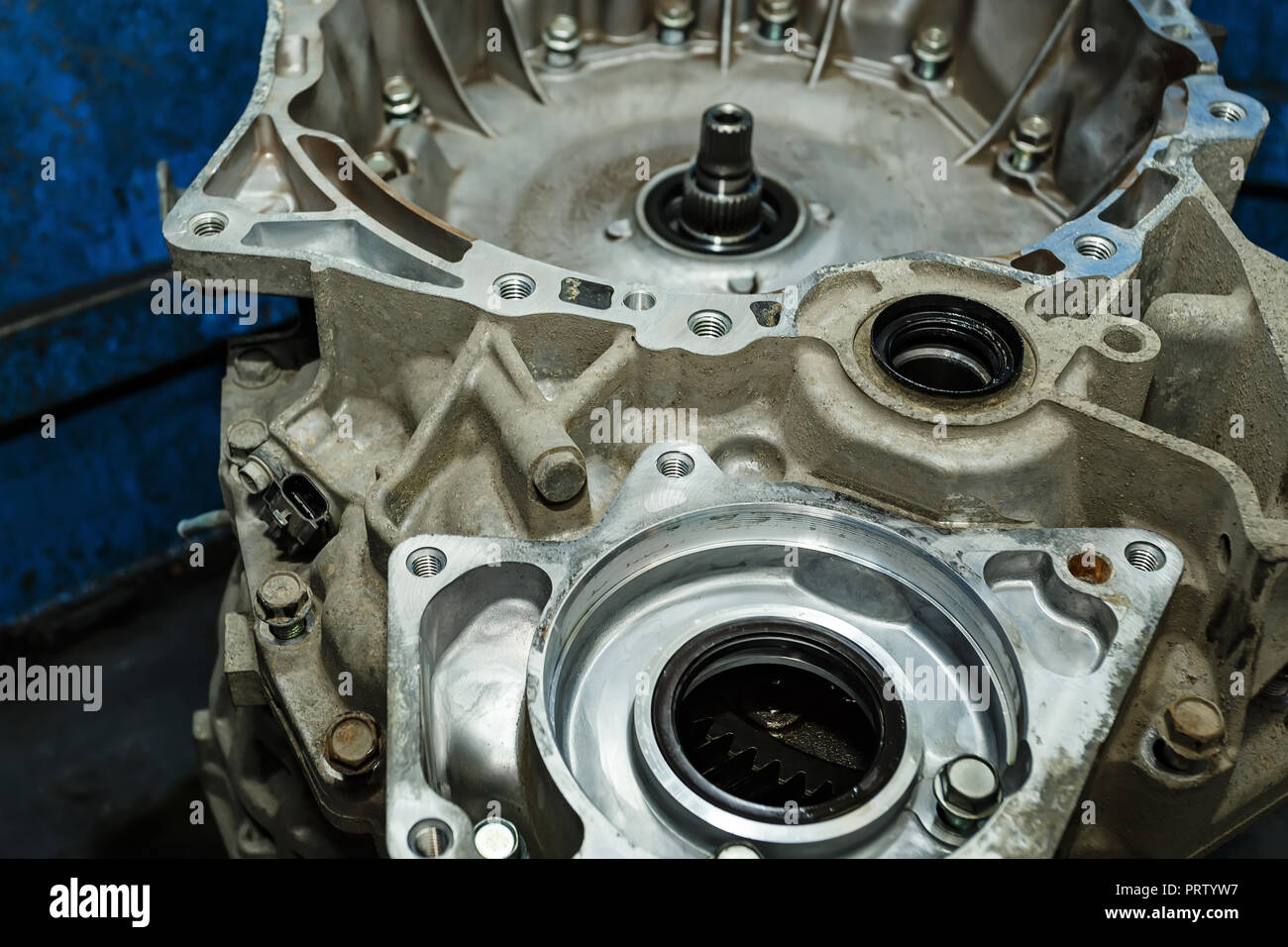 Car gear box repair automotive hi-res stock photography and images - Alamy