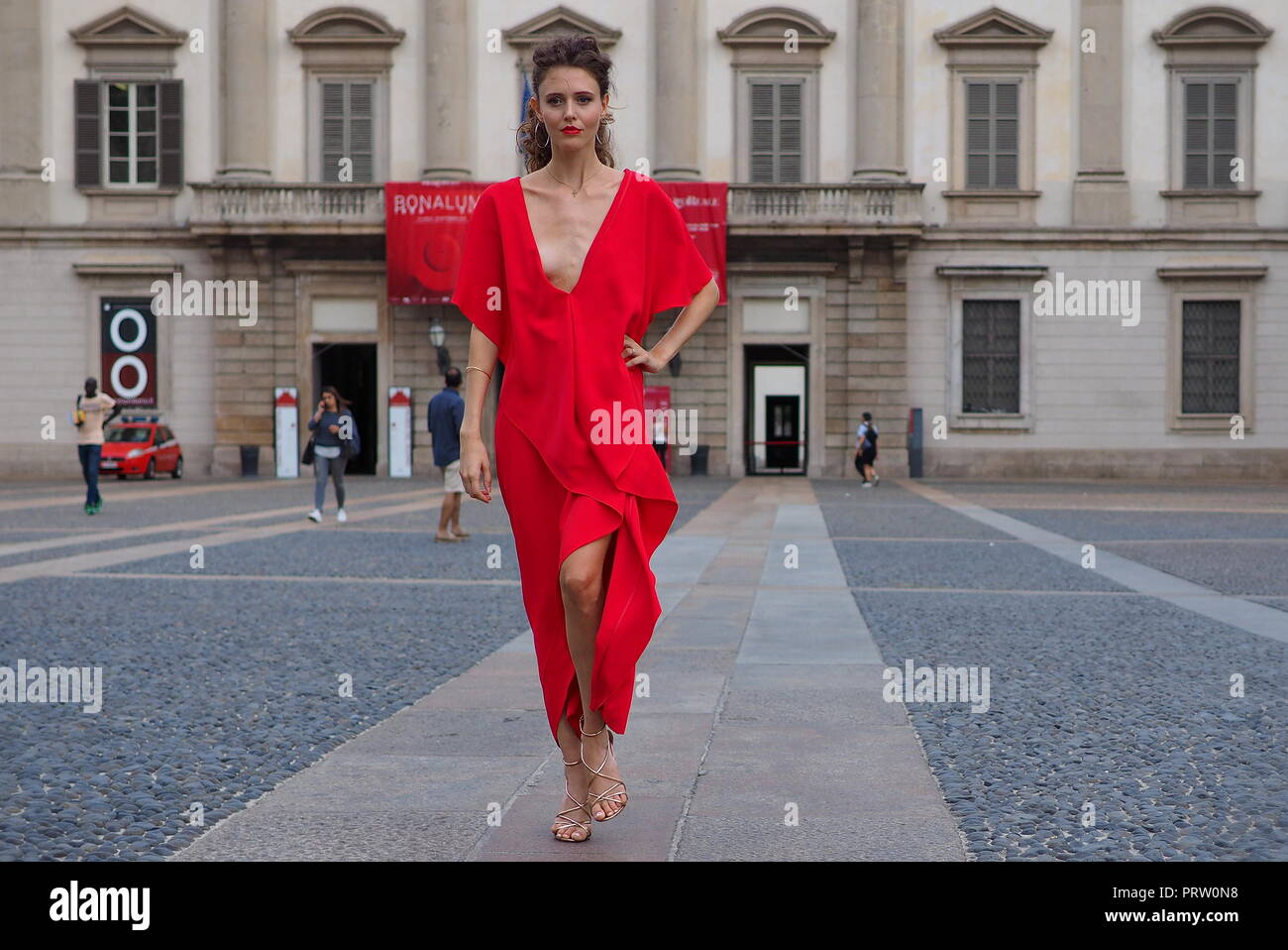 Modella model hi-res stock photography and images - Alamy