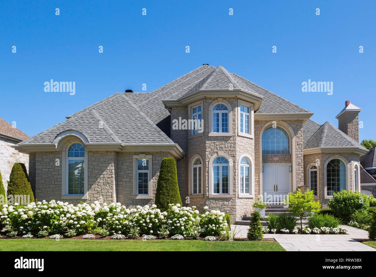 Beige buildings hi-res stock photography and images - Alamy