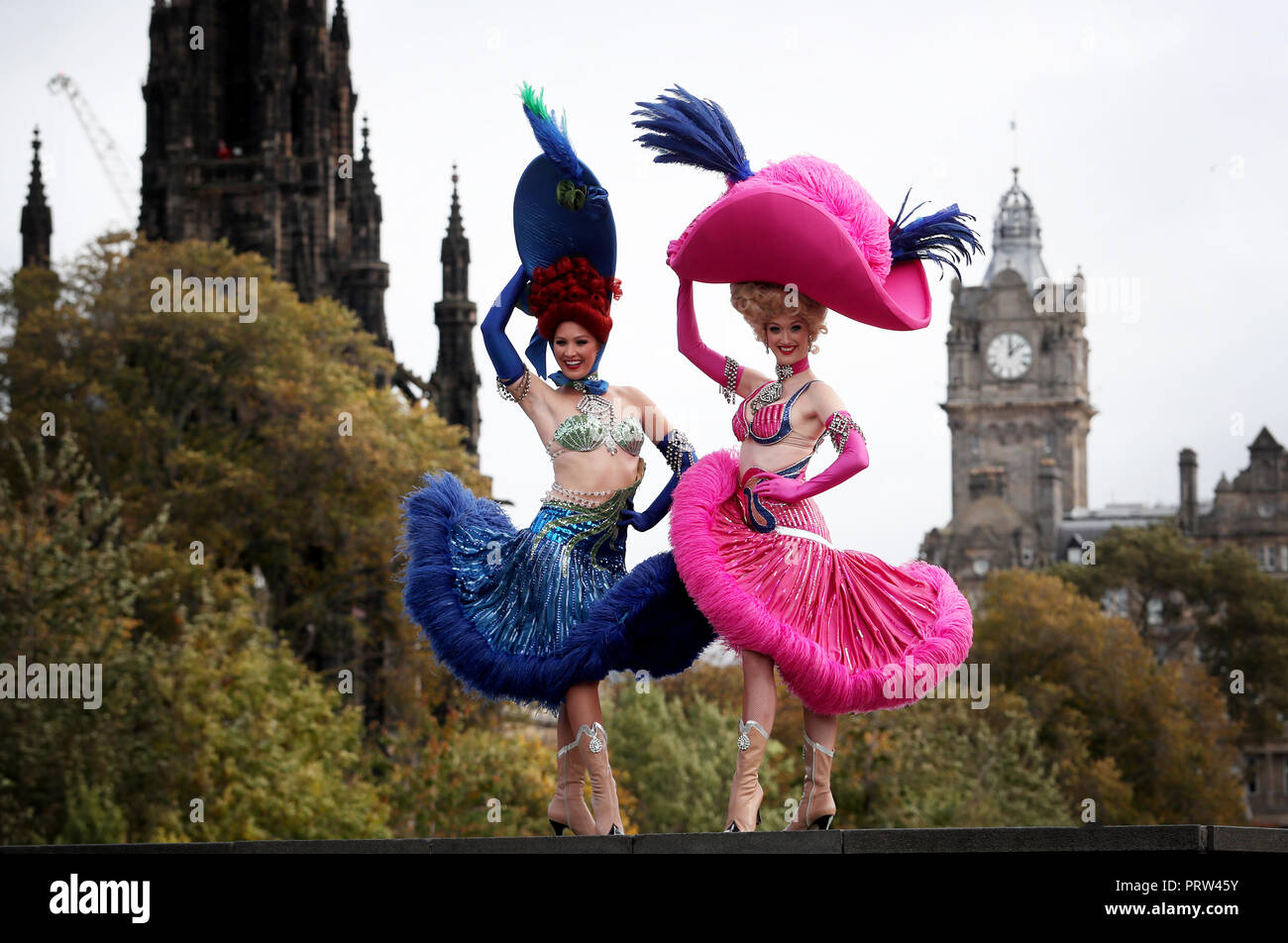 Moulin rouge paris dancers hi-res stock photography and images - Alamy