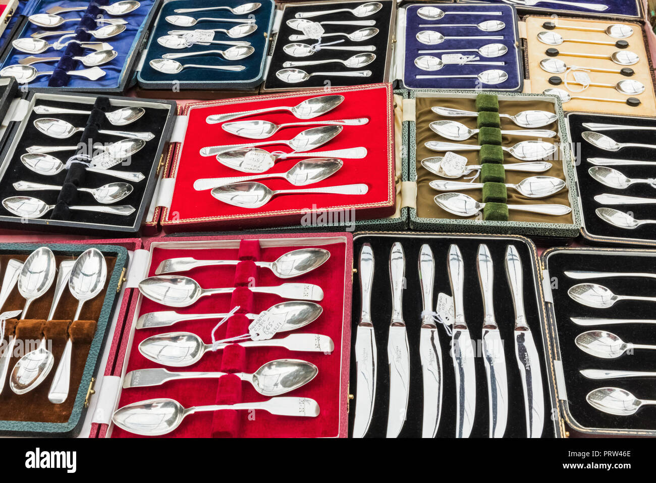 Antique stall display of tableware hi-res stock photography and images ...