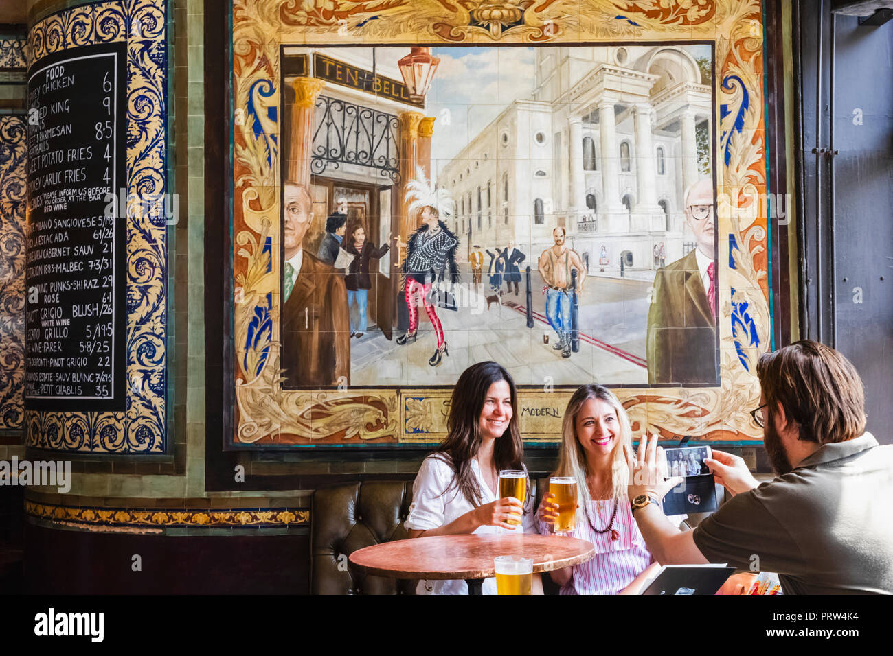 Jack the ripper pub hi-res stock photography and images - Alamy