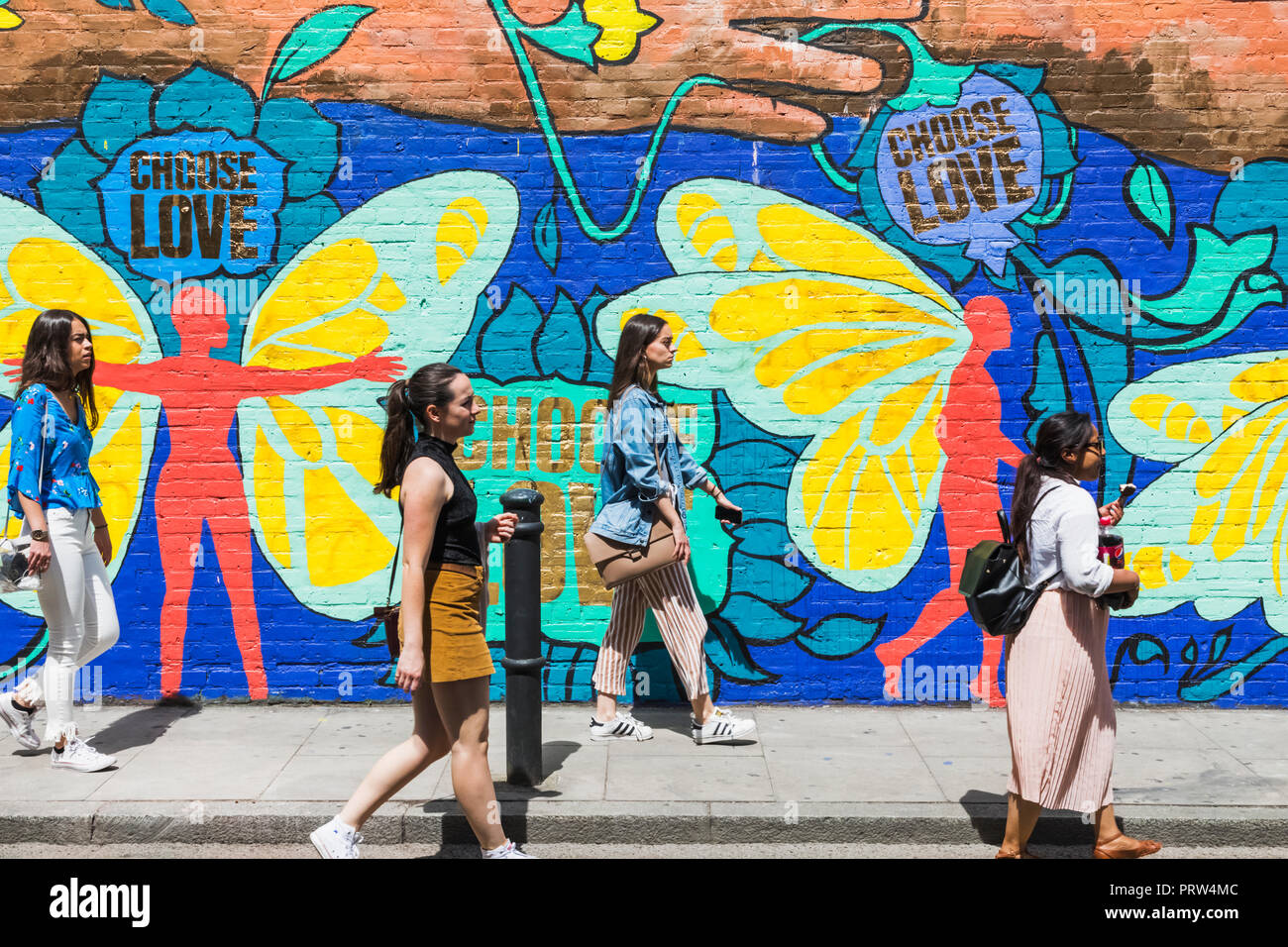 England, London, Shoreditch, Brick Lane, Wall Art and Street Scene ...
