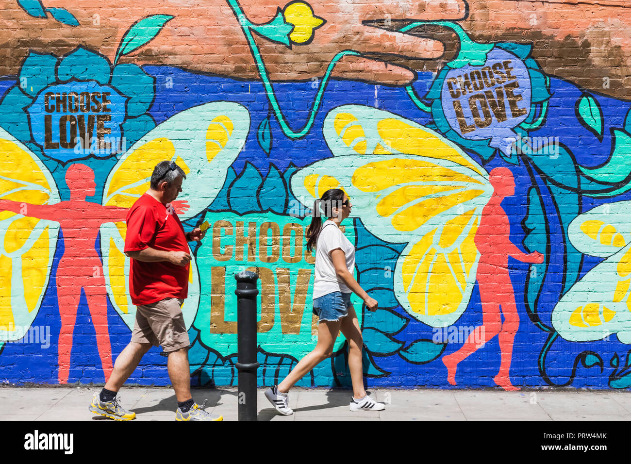 England, London, Shoreditch, Brick Lane, Wall Art and Street Scene ...