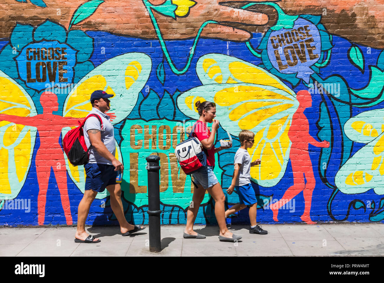 England, London, Shoreditch, Brick Lane, Wall Art and Street Scene ...