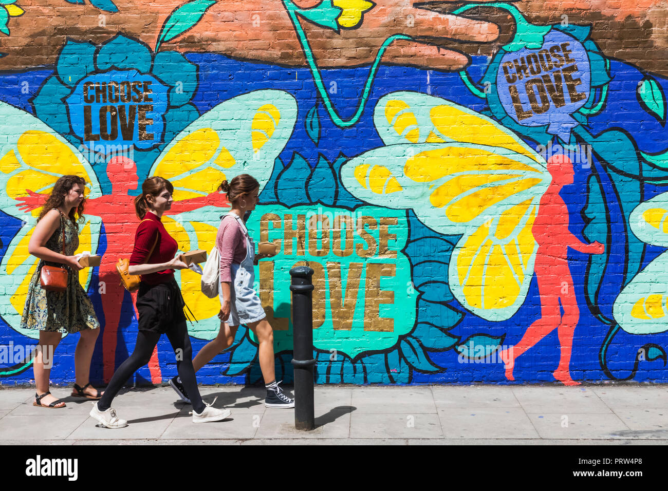 England, London, Shoreditch, Brick Lane, Wall Art and Street Scene ...